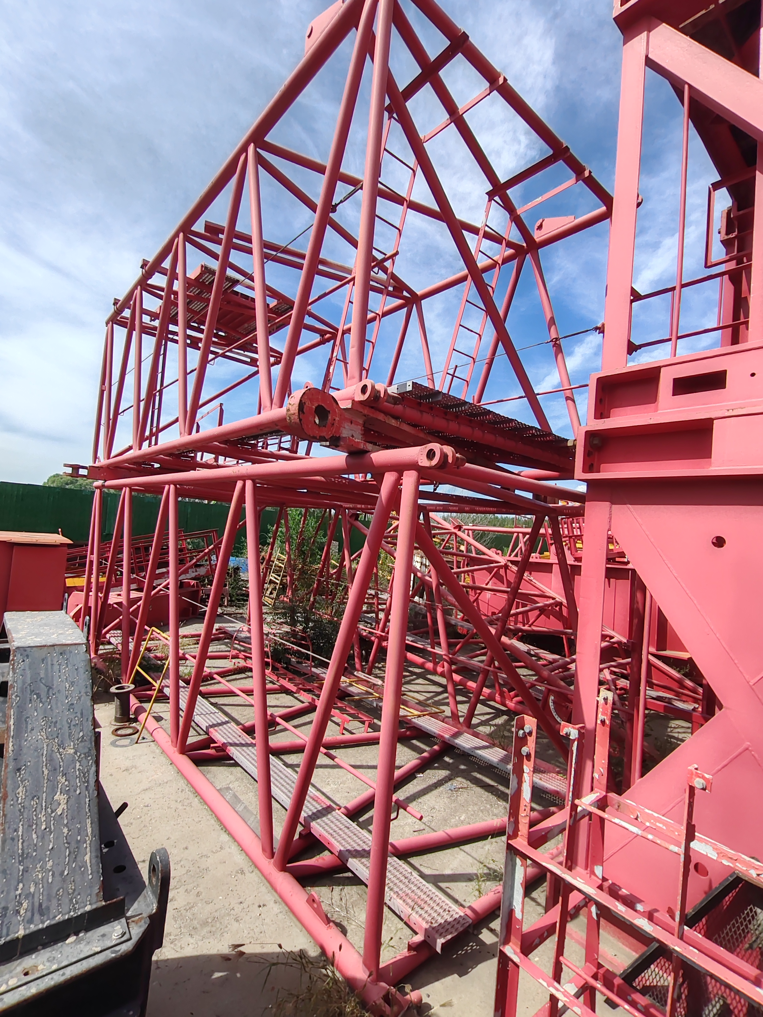 2011 Favelle Favco M1280D 100t Luffing Tower Crane For Sale - TOWERCRANE