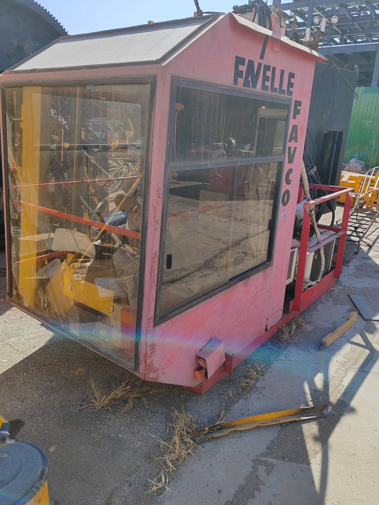 2011 Favelle Favco M1280D 100t Luffing Tower Crane For Sale - TOWERCRANE