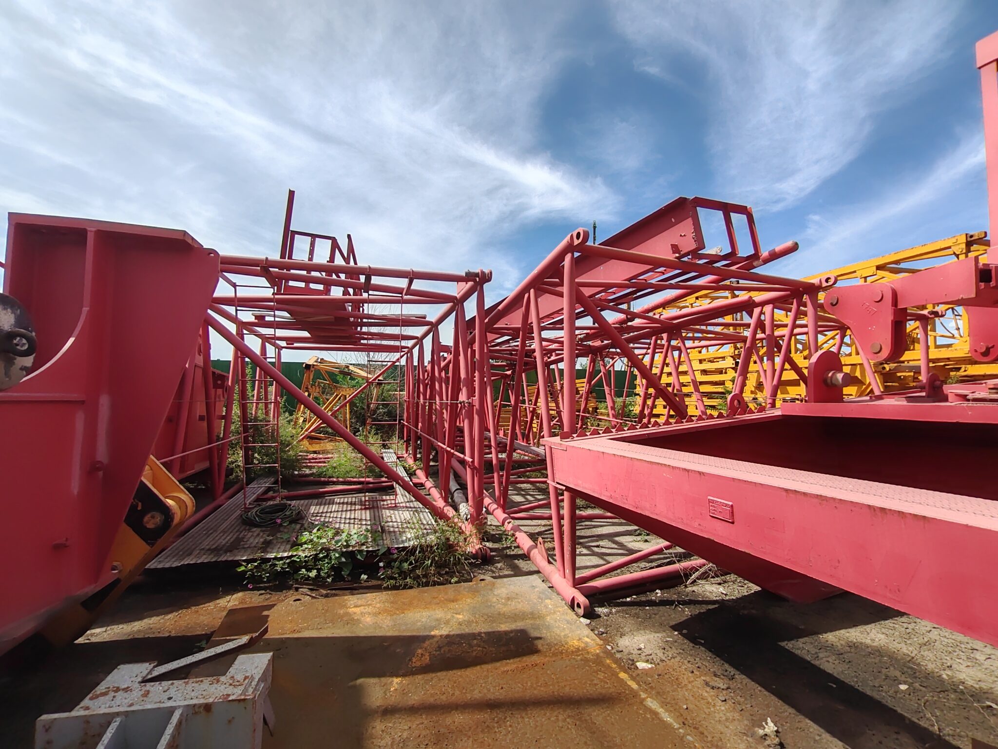 2011 Favelle Favco M1280D 100t Luffing Tower Crane For Sale - TOWERCRANE